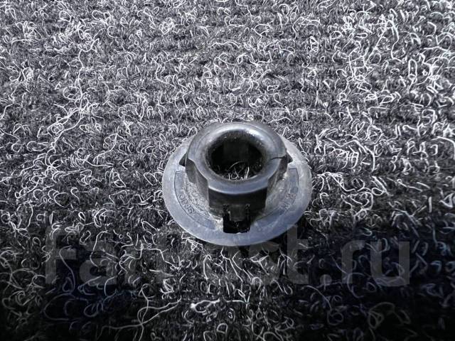 Клипса упора капота Grand Hiace, Granvia VCH16 KCH16 VCH10 купить во ...