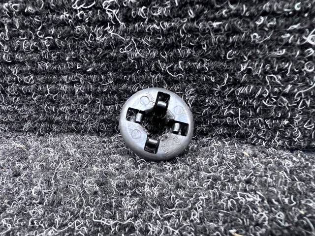 Клипса упора капота Grand Hiace, Granvia VCH16 KCH16 VCH10 купить во ...