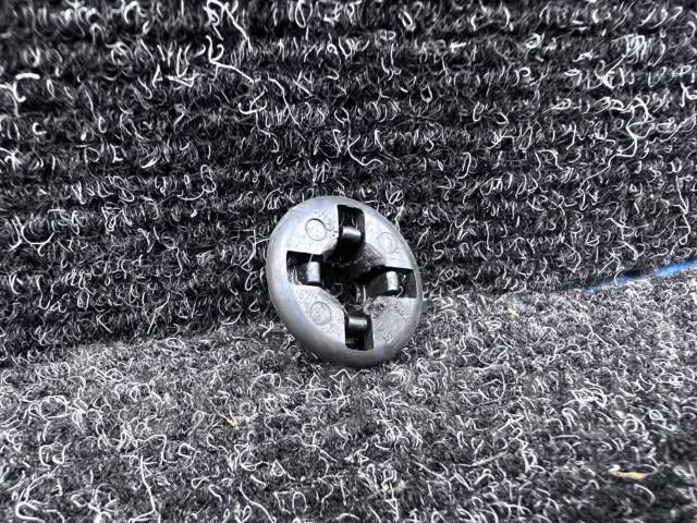 Клипса упора капота Grand Hiace, Granvia VCH16 KCH16 VCH10 купить во ...