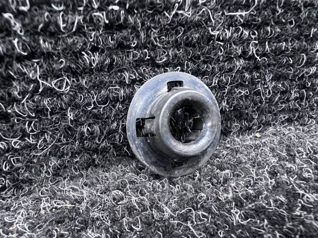 Клипса упора капота Grand Hiace, Granvia VCH16 KCH16 VCH10 купить во ...