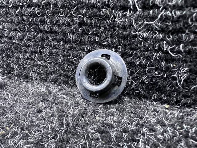 Клипса упора капота Grand Hiace, Granvia VCH16 KCH16 VCH10 купить во ...