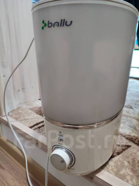 Увлажнитель воздуха Ballu Uhb-910h (Угловое), б/у, в наличии. Цена: 2 200₽ во Владивостоке