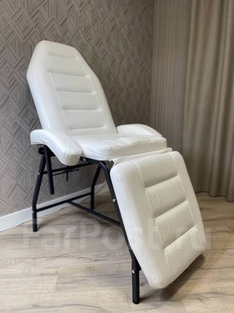 Косметологическая кушетка (кресло), новый, в наличии. Цена: 15 000₽ во ...