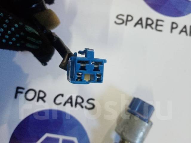 Концевик под педаль тормоза с разъемами подключения Toyota ACA21 купить ...