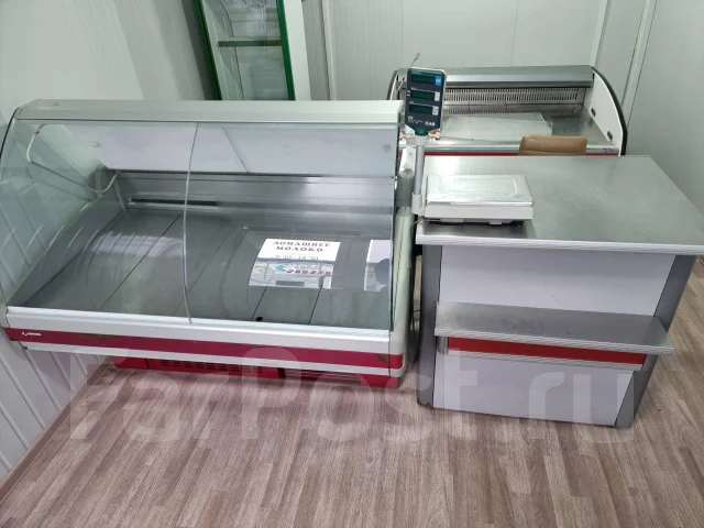 Стол торговый, б/у, в наличии. Цена: 5 500₽ во Владивостоке