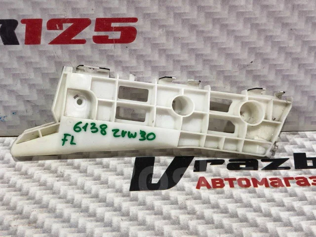 Крепление переднего бампера левое Toyota Prius ZVW30 №6138 купить во ...