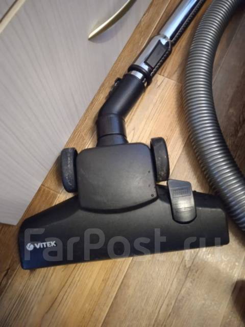Пылесос Vitek VT-1833 G/PR/R Аквафильтр, б/у, в наличии. Цена: 4 500 ...