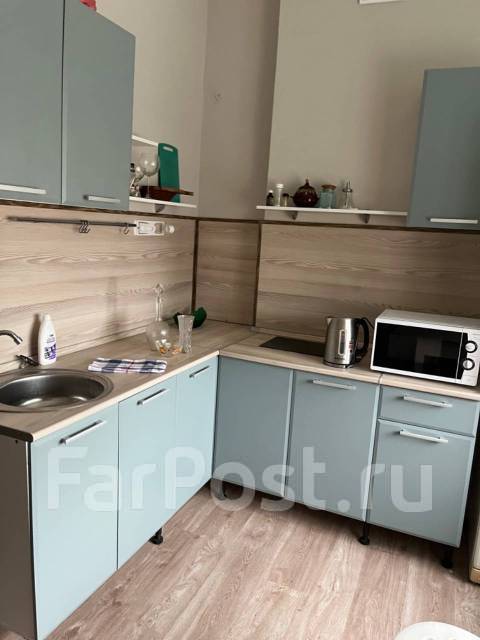 Кухонный гарнитур с мойкой, б/у, в наличии. Цена: 15 000₽ в Уссурийске