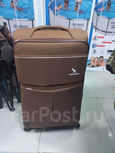 Чемодан дорожный, новый, в наличии. Цена: 3 000₽ в Уссурийске