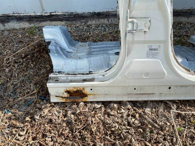 Порог кузова Toyota Land Cruiser 2008 6140160060 UZJ 200 2UZ-FE, правый ...