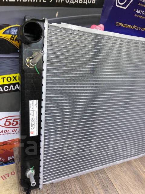 Радиатор системы охлаждения Sakura RAV4 / Vanguard ACA30 ACA38 ACA33W ...