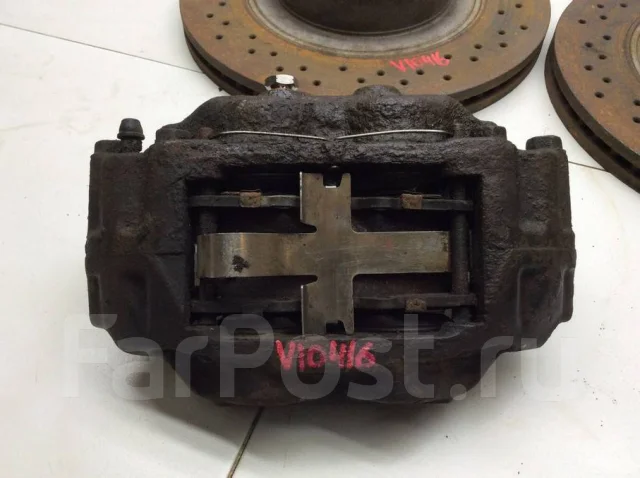 Комплект передних 4pot WRX суппортов с тормозными дисками Subaru ...