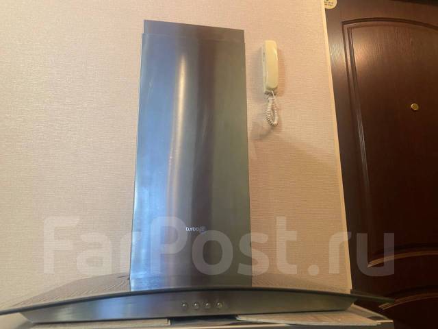 Продам вытяжку, б/у, в наличии. Цена: 3 500₽ во Владивостоке