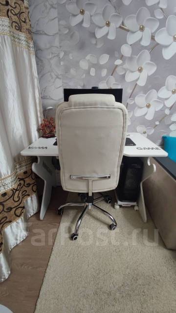 Игровой компьютерный стол с креслом, б/у, в наличии. Цена: 18 000₽ во ...