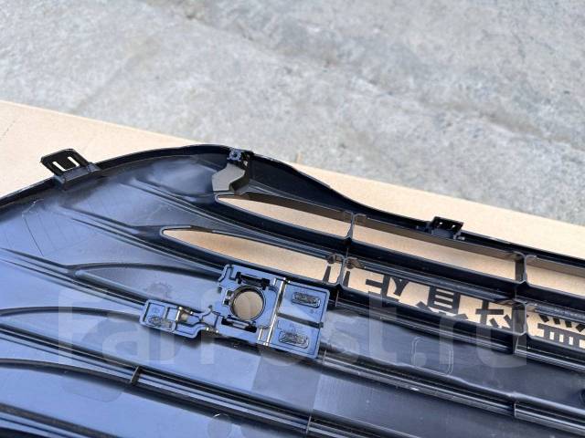 Решетка бампера с камерой Toyota Harrier MXUA80, 85 купить во ...