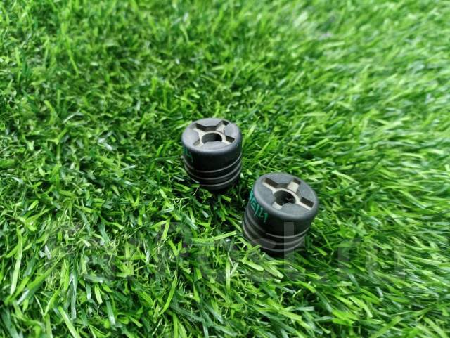 Отбойники капота ПАРА Toyota Wish ZNE14 купить во Владивостоке ...