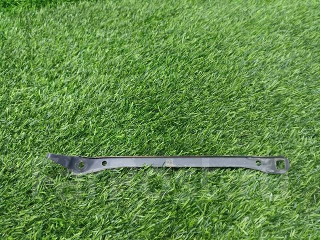 Крепление крыла переднее правое Toyota Sprinter Carib AE115 купить во ...