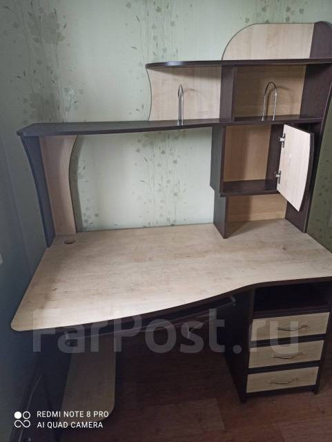 Продам функциональный компьютерный столик, б/у, в наличии. Цена: 3 000 ...