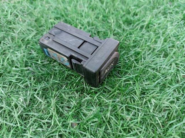 Разъем AUX Toyota Prius 9095001867 ZVW30 2ZR купить во Владивостоке по ...
