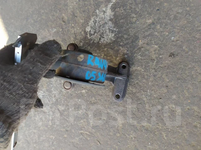 Подушка двигателя Toyota RAV4, задняя купить во Владивостоке по цене ...