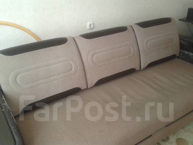 Диван-прямой, выкатной, кожзам, съемные подушки, ящик для белья ...