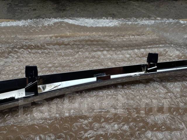 Молдинг решетки правый 5312348070 Toyota Harrier 80, Venza 2021 купить ...