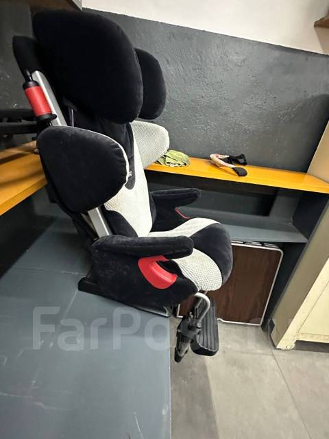 Детское кресло Recaro, б/у, в наличии. Цена: 5 000₽ во Владивостоке