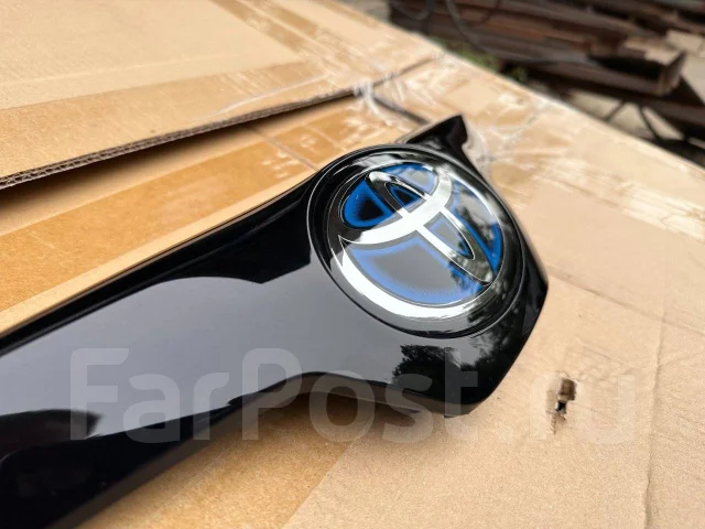 Решетка радиатора Toyota Corolla Sports 210 купить во Владивостоке по ...