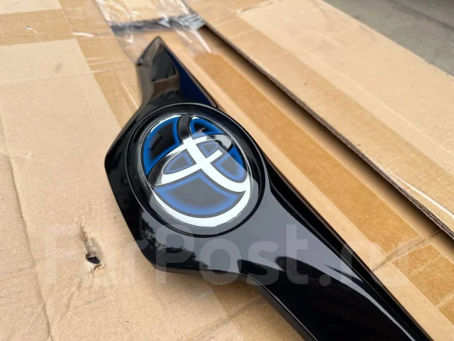 Решетка радиатора Toyota Corolla Sports 210 купить во Владивостоке по ...