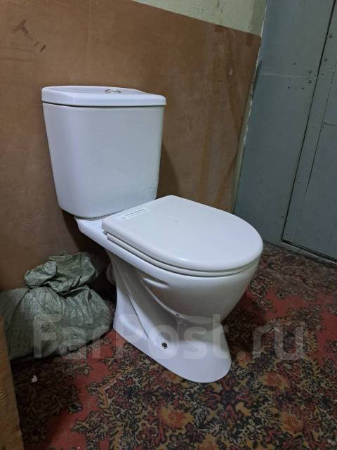 Унитаз-компакт косой выпуск во Владивостоке