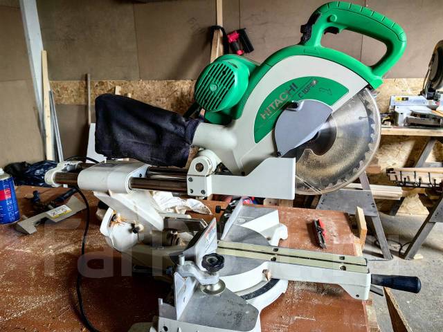 Торцовочная пила Hitachi C10FSB, б/у, в наличии. Цена: 60 000₽ во ...