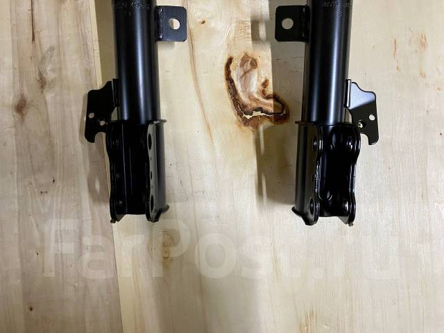 Пара передних амортизаторов для Toyota купить в Комсомольске-на-Амуре ...