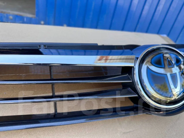 Решетка радиатора Toyota Camry AVV50 Япония 53114-33020 купить во ...