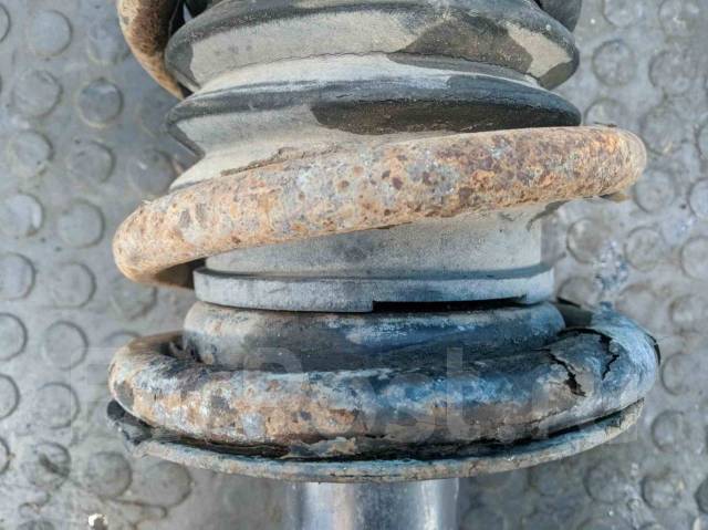 Стойка Toyota Cresta (Тойота Креста) X100, левая задняя купить в Омске ...