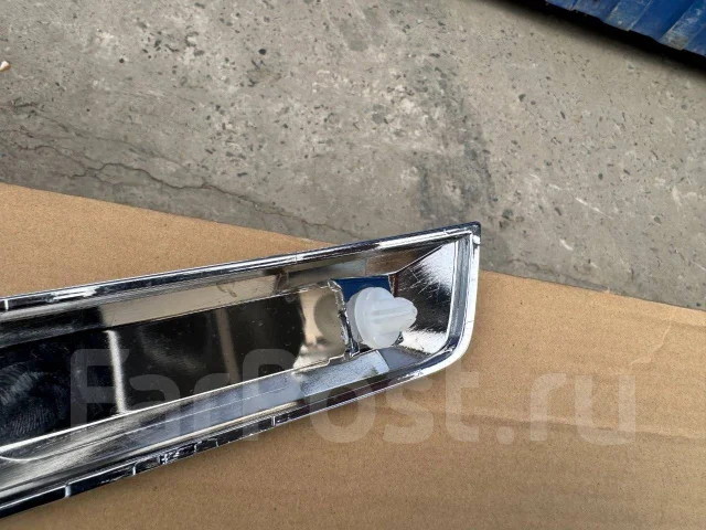 Накладка фары хром 53181-60040 правая, оригинал Toyota Land Cruiser ...