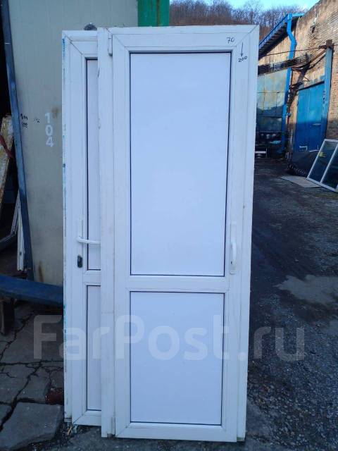Дверь пластиковая входная 70 x 200. 2шт, б/у, в наличии. Цена: 8 000 ...
