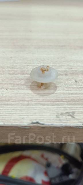 Клипса на крыло под фару NZE161 Toyota Corolla Axio 2014г 9018905142 ...