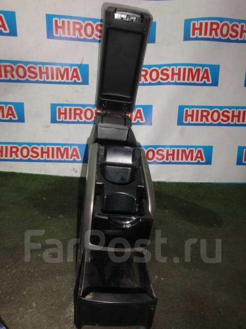 Бардачок между сиденьями Toyota Prius купить во Владивостоке по цене: 6 ...