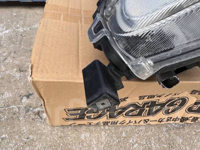 Плафон, туманка, правая Toyota Prius PHV ZVW52 47-95 оригинал Japan ...