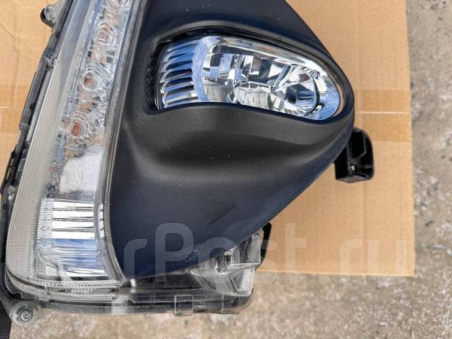 Плафон, туманка, правая Toyota Prius PHV ZVW52 47-95 оригинал Japan ...