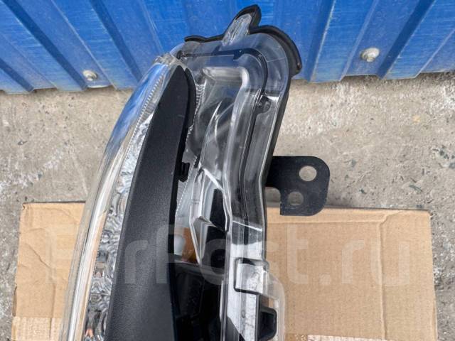 Плафон, туманка, правая Toyota Prius PHV ZVW52 47-95 оригинал Japan ...