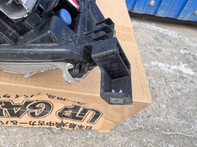 Плафон, туманка, правая Toyota Prius PHV ZVW52 47-95 оригинал Japan ...