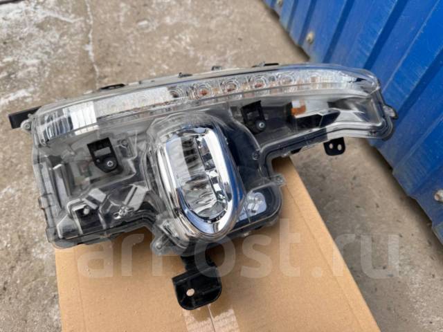 Плафон, туманка, правая Toyota Prius PHV ZVW52 47-95 оригинал Japan ...