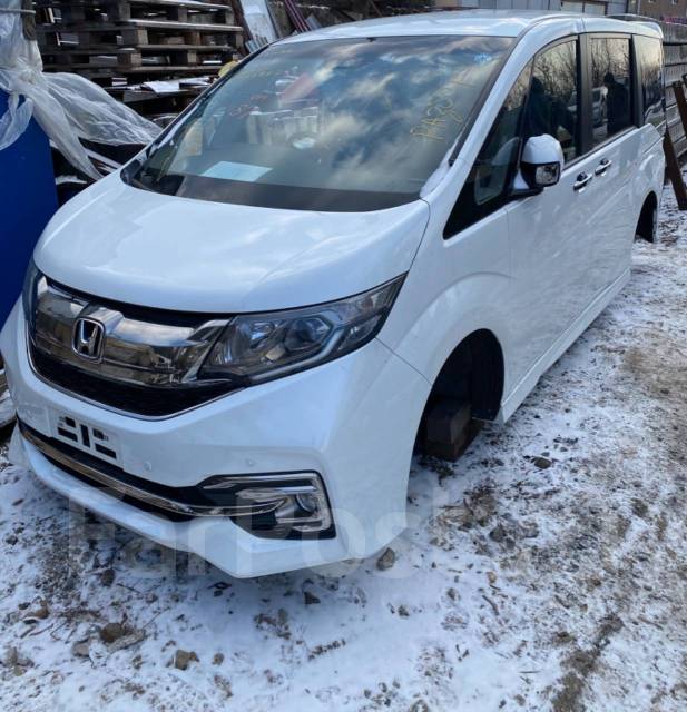 Honda Stepwgn, 2016, RP3, L15B во Владивостоке