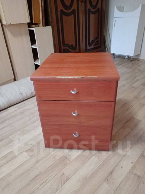 Тумба прикроватная, коричневый, б/у, в наличии. Цена: 800₽ во Владивостоке