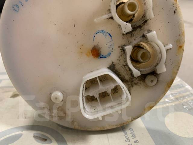 Бензонасос в сборе с датчиком ориг. Toyota LandCruiser 100/Lexus LX470 ...