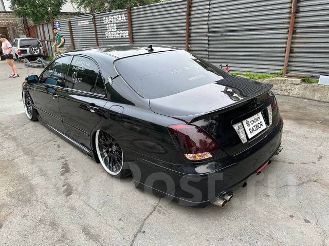 Дверные карты Toyota Crown Majesta UZS186 купить во Владивостоке по ...