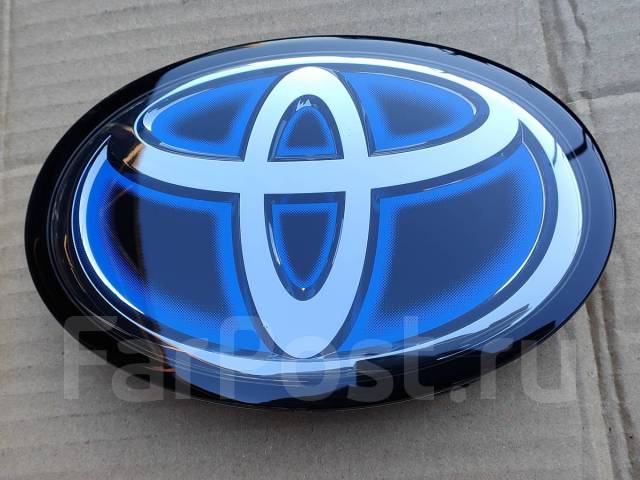 Эмблема решетки радиатора Toyota Camry 70 Гибрид (53141-33130) купить ...