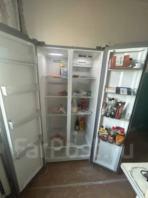 Двухдверный холодильник, б/у, в наличии. Цена: 38 000₽ во Владивостоке