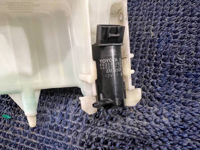 Бачок омывателя Toyota Corolla AE110 5AFE 1999 купить во Владивостоке ...